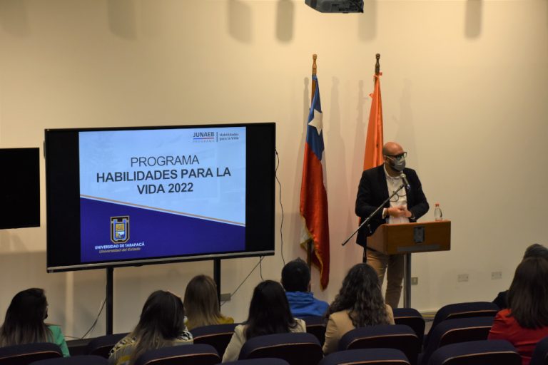 Programa Habilidades Para la Vida UTA-JUNAEB que ejecuta la Escuela de Trabajo Social realizó ...